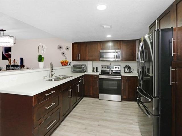 10852 N Kendall Dr Unit 317, Miami, FL 33176
