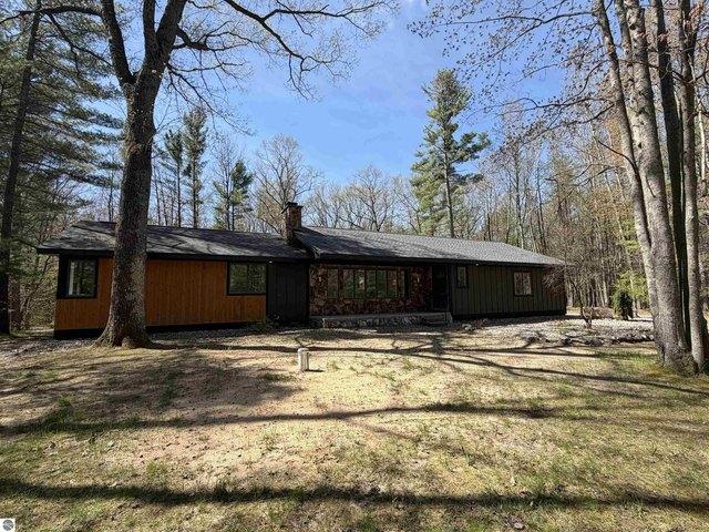 10852 NE Black Bear Rd, Kalkaska, MI 49646