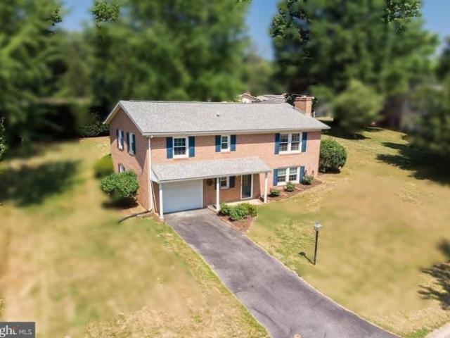 10854 Oak Valley Dr, Hagerstown, MD 21740