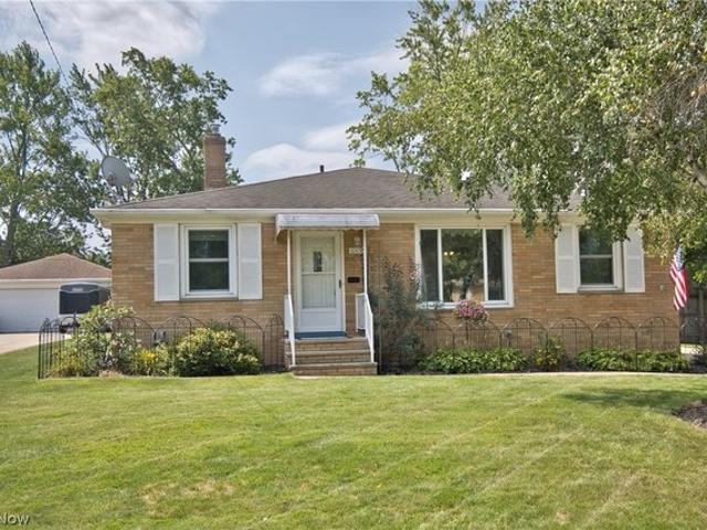 10855 Ronald Dr, Parma, OH 44130