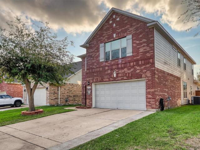 10858 Shannon Mills Ln, Houston, TX 77075 | Compass