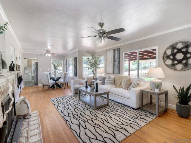 10859 Valle Vista