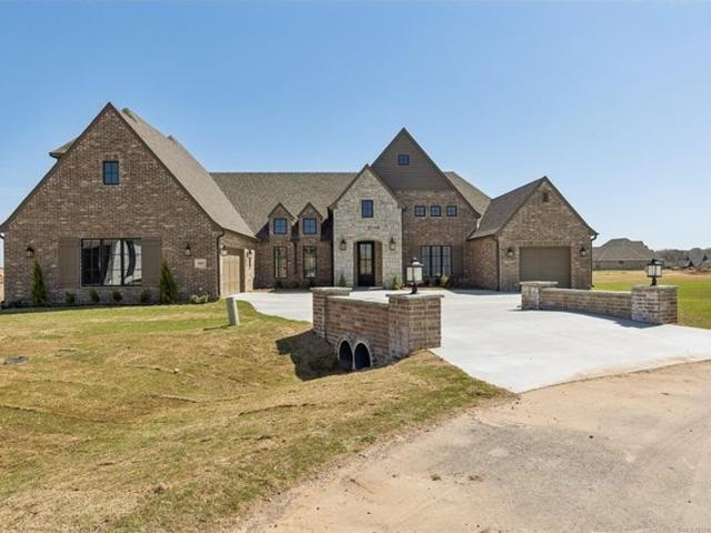 10859 N 83rd Ct E, Owasso, OK 74055