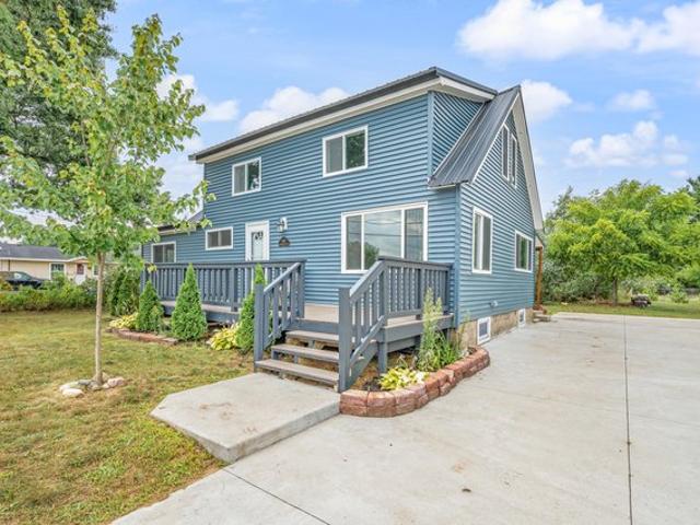 1085 Maple St, Baldwin, MI 49304
