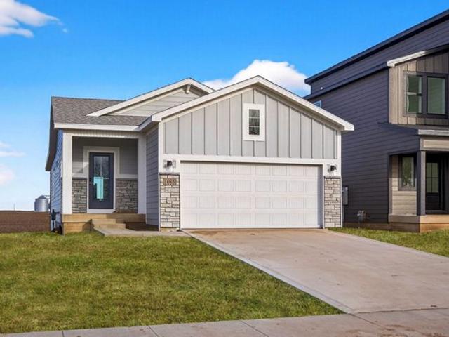 1085 NW Macarthur Ln, Waukee, IA 50263