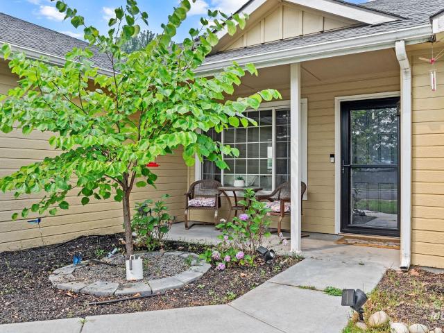 1085 N Crownhaven Way