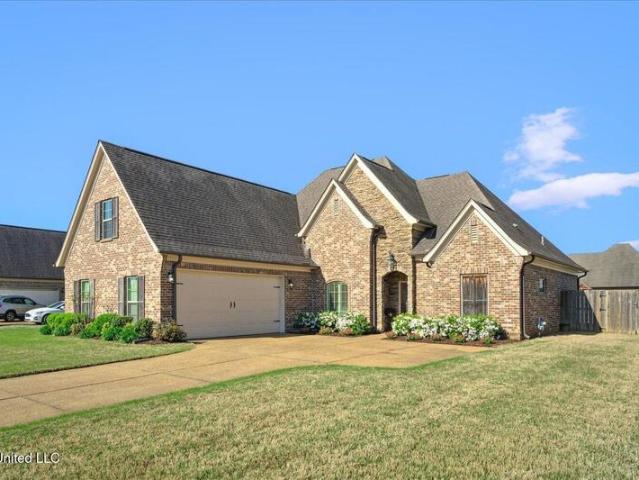 1085 N Hawks Crossing Drive, Olive Branch, MS 38654