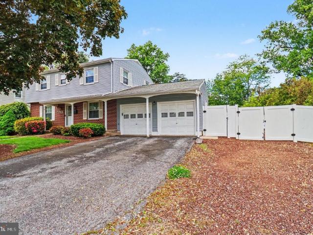 1085 N Washington Street #