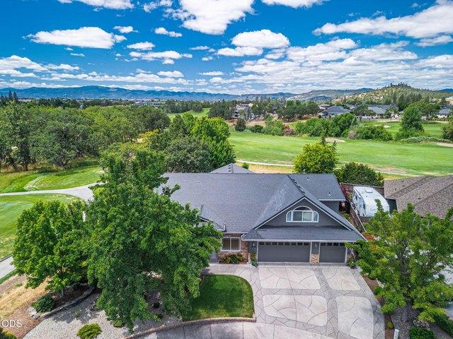 1085 Oak Grove Ct, Eagle Point, OR 97524