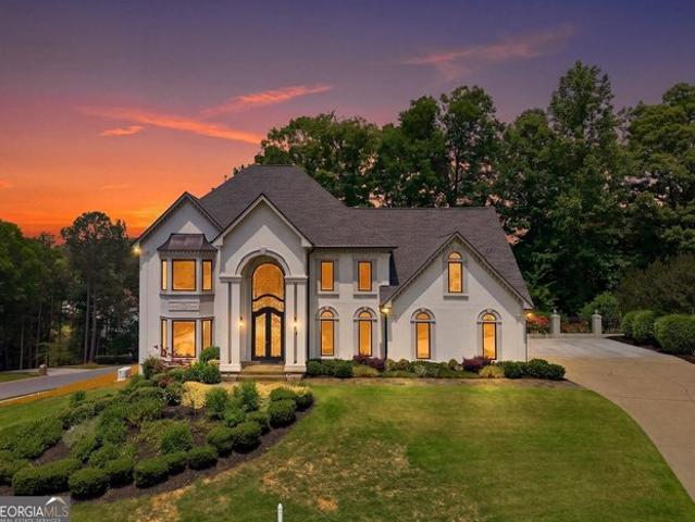1085 Brooksglen Dr, Roswell, GA 30075