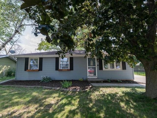1085 Cumberland Trl, Oshkosh, WI 54904