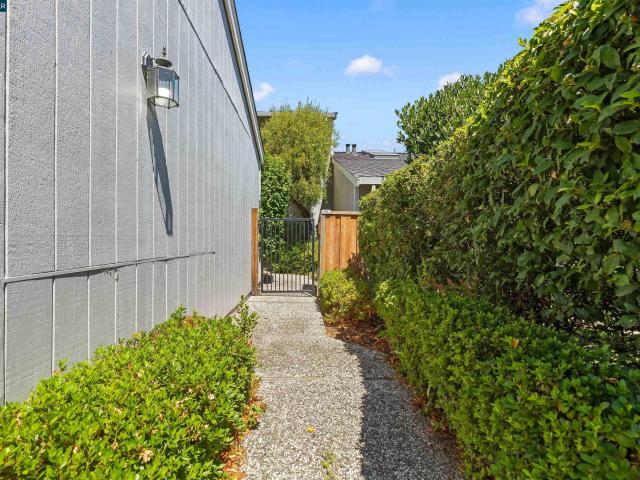 1085 Camino Verde Cir