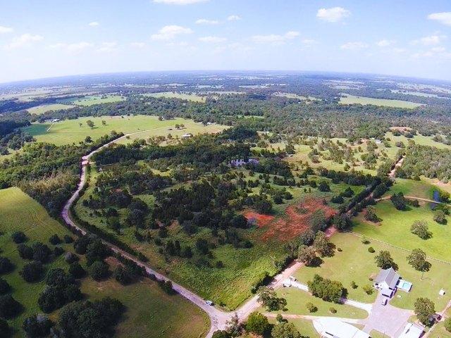 1085 County Road 426, Dime Box, TX 77853