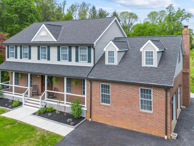 1085 Forest Lane
