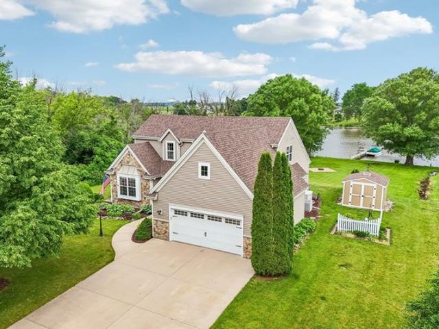 1085 Hillebrand Dr, Jefferson, WI 53549