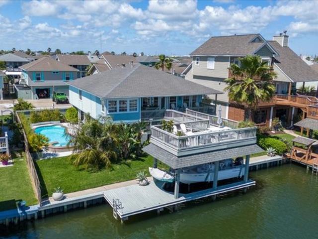 1085 Redfish St, Bayou Vista, TX 77563