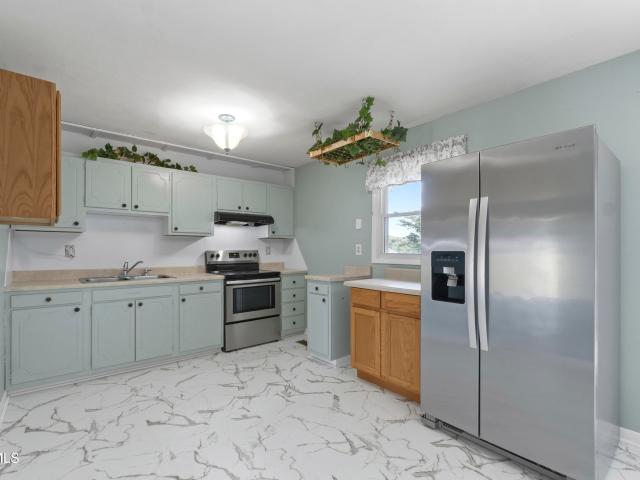 1085 Rice Lane