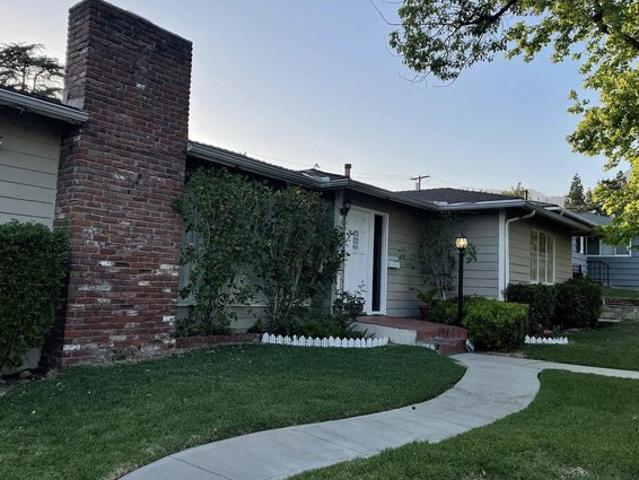 1085 Riviera Dr, Pasadena, CA 91107