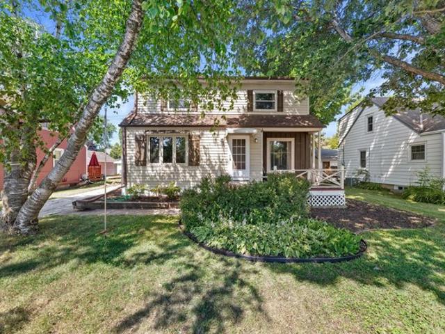 1085 S Calhoun Rd, Brookfield, WI 53005