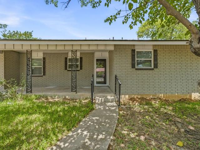 1085 W Park St, Stephenville, TX 76401