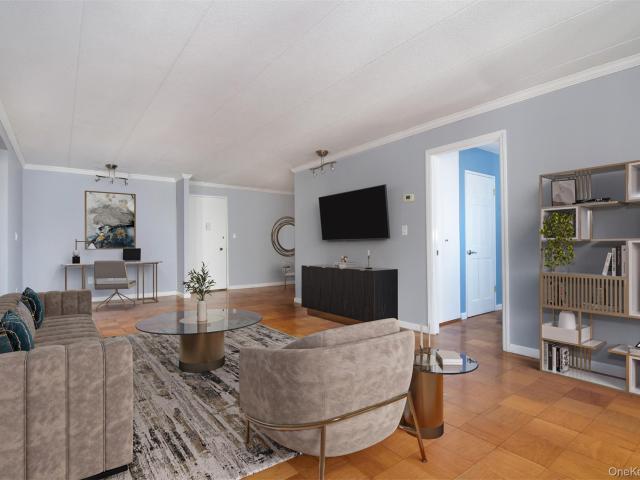 1085 Warburton 621