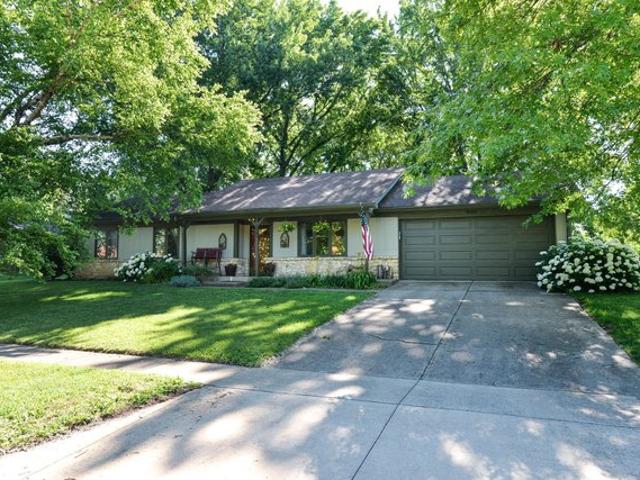 1085 Waterford Dr, Greenwood, IN 46142