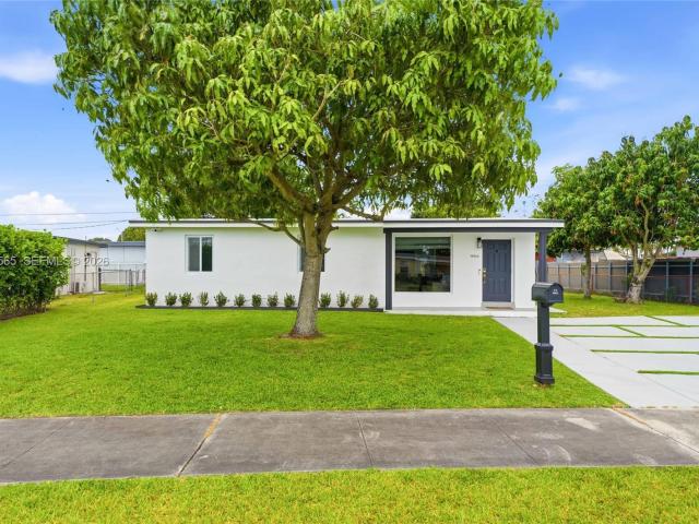 10860 SW 40th Ter, Miami, FL 33165 | MLS #A12008 | Compass