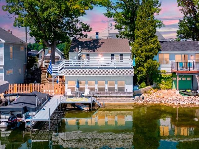 10861 Long Point Dr, Plainwell, MI 49080