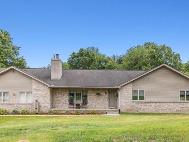 10862 Silver Lake Rd, South Lyon, MI 48178