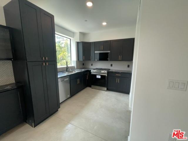 10867 Fruitland Dr, Unit 504, Studio City, CA 91604 | MLS #26717 | Compass