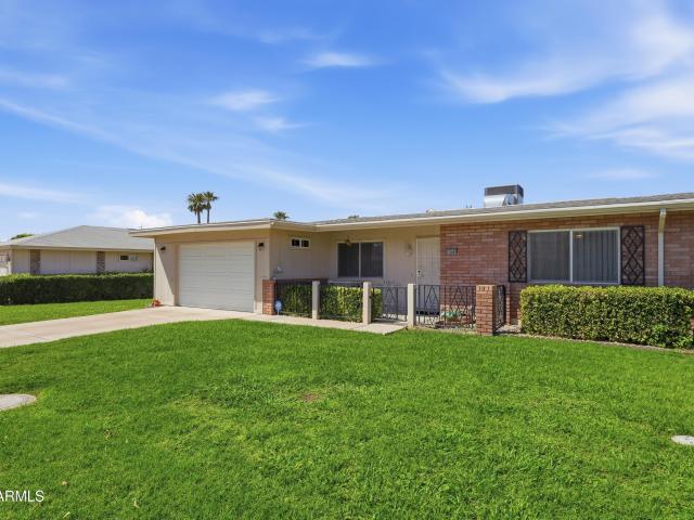10869 W CLAIR Drive