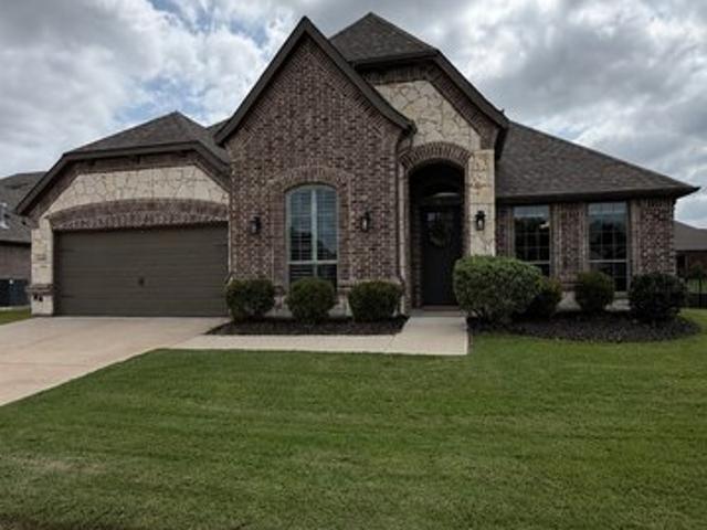 1086 Mickelson Dr, Granbury, TX 76048