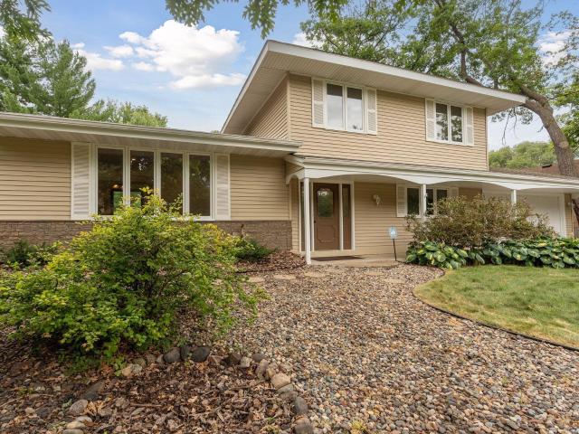 1086 Carlton Drive
