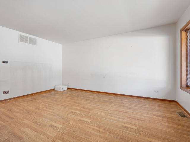 1086 Hickory Lane
