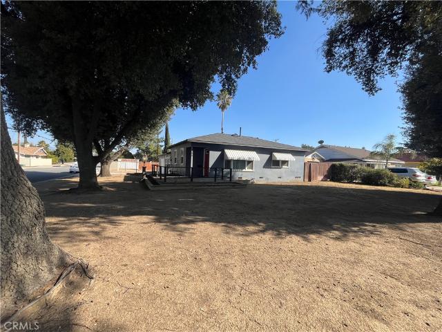 1086 Palm Avenue