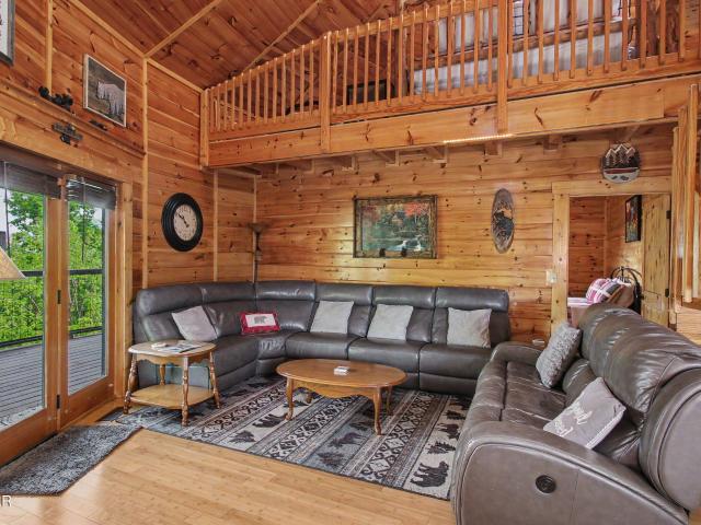 1086 Towering Oaks Drive