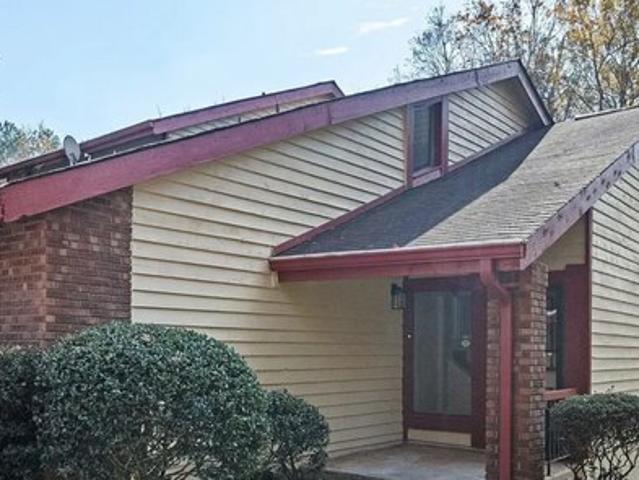 1086 Village Rd, Stone Mountain, GA 30088