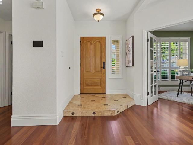 1086 vista pointe cir