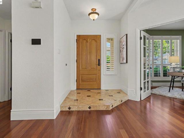 1086 vista pointe cir