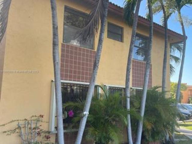 10875 7th St NW #23 36, Miami, FL 33172