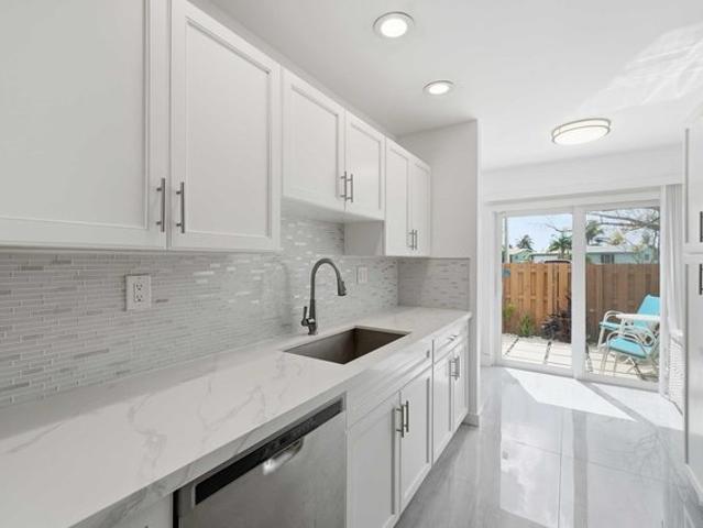 10875 NW 29th Mnr Apt 8, Sunrise, FL 33322