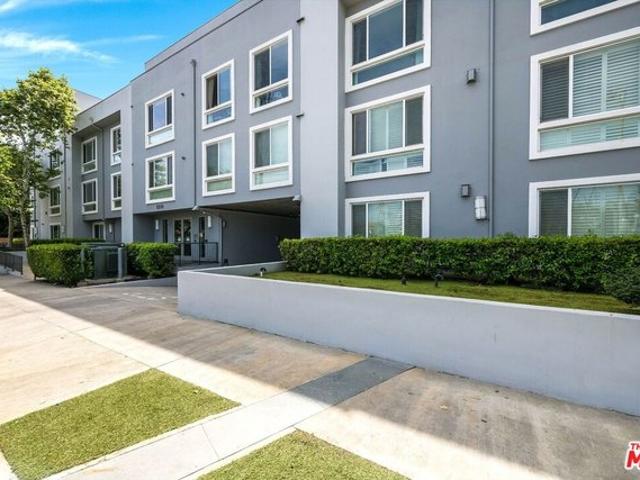 10878 Bloomfield St Apt 406, Toluca Lake, CA 91602