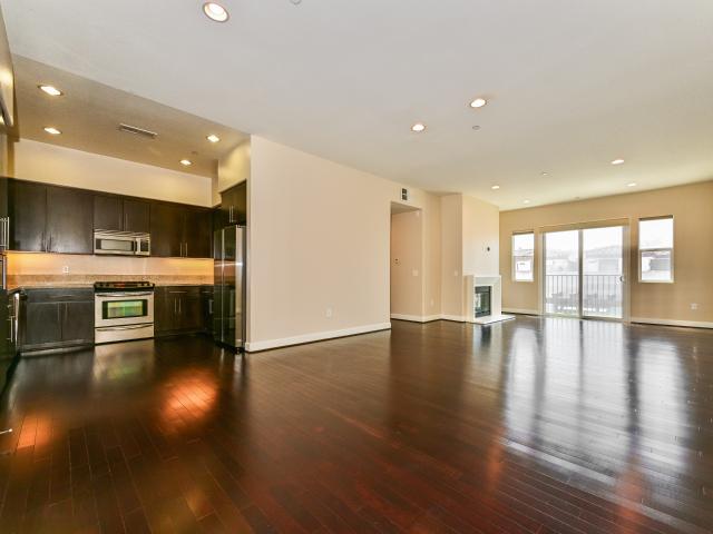 10878 Bloomfield Street #407, Toluca Lake, CA 91602