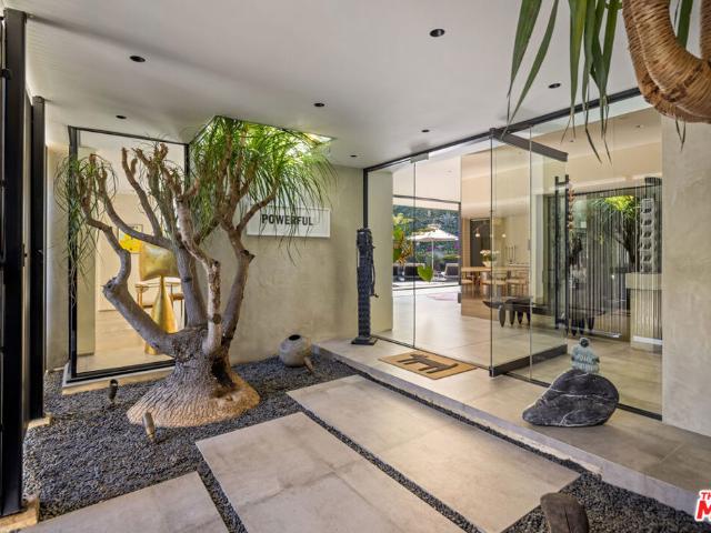 1087 Moraga Drive