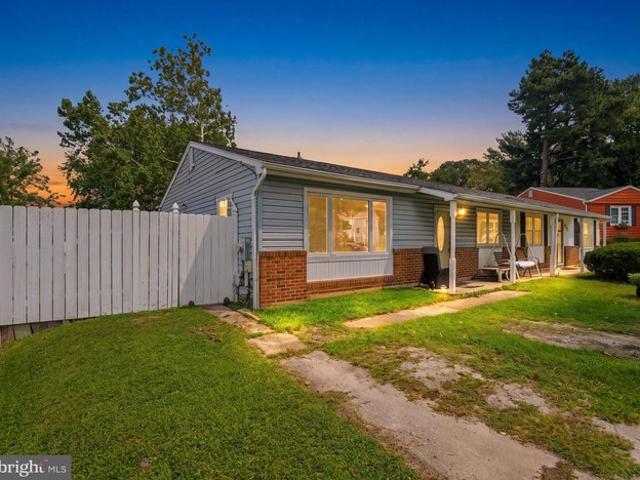 1087 Fitz Ct, Pasadena, MD 21122