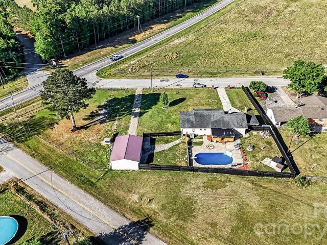 1087 Greenbriar Drive