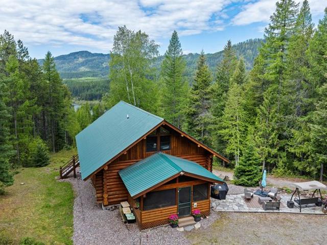 1087 Lakeview Ln, Columbia Falls, MT 59912