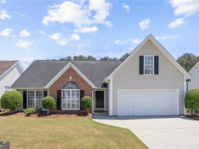 1087 Sham Pointe Dr, Lawrenceville, GA 30043