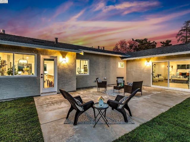 1087 Touriga Pl