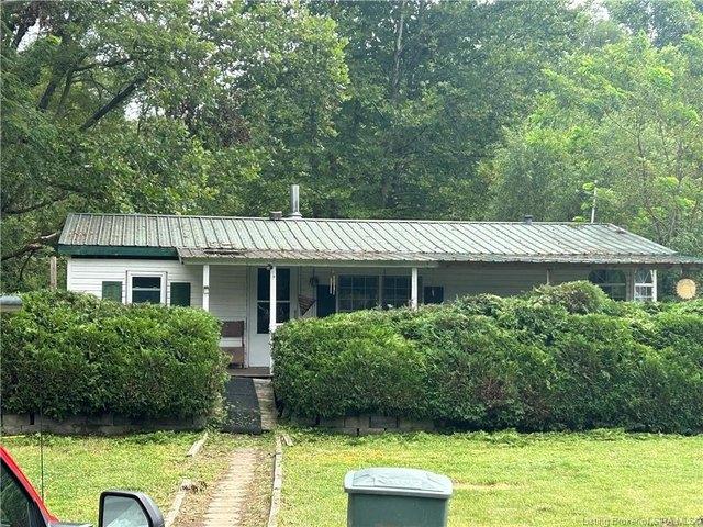 10880 E Whiskey Run Rd, New Pekin, IN 47165